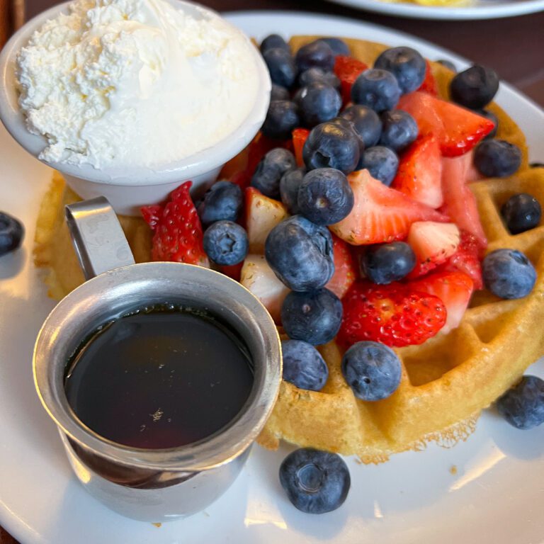 The Best Places to Eat in Jackson Hole, Wyoming - Let's Be Merry